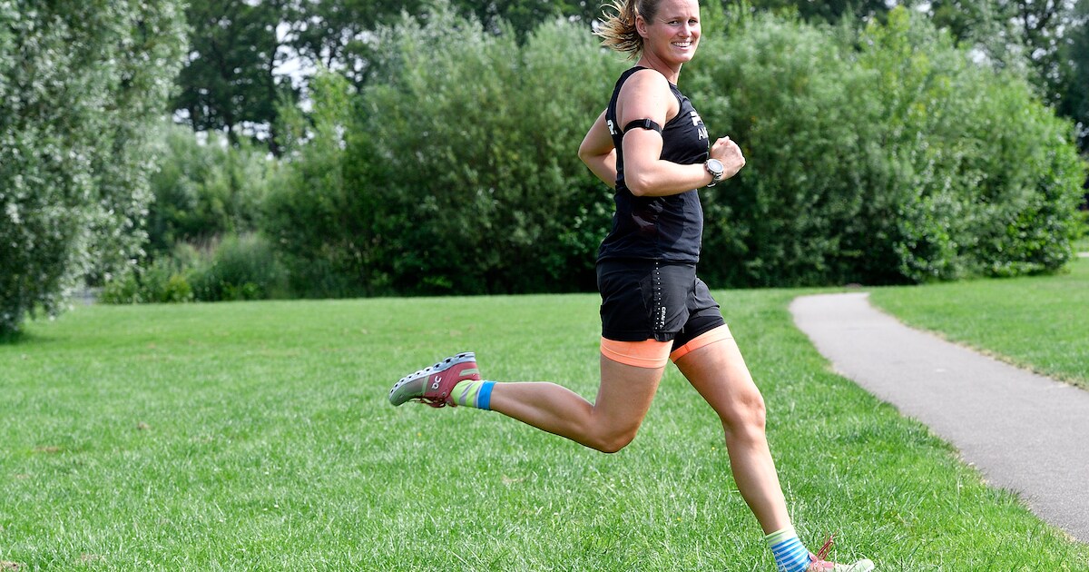 Nog steeds zegt Debbie feestjes af om te trainen voor WK Ironman ...