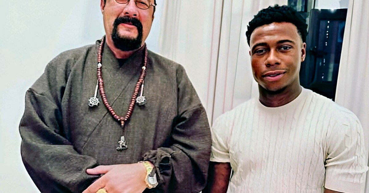 Quincy Promes op vakantie in Rusland op de foto met Hollywoodster en ...