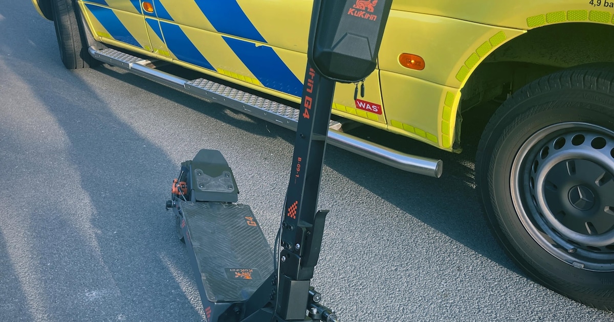 13-jarige vliegt met 70 km/u op step door Scherpenzeel en komt hard ten ...