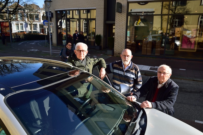 Bewoners die bezwaar maakten tegen 1510 euro meer per parkeervergunning ...