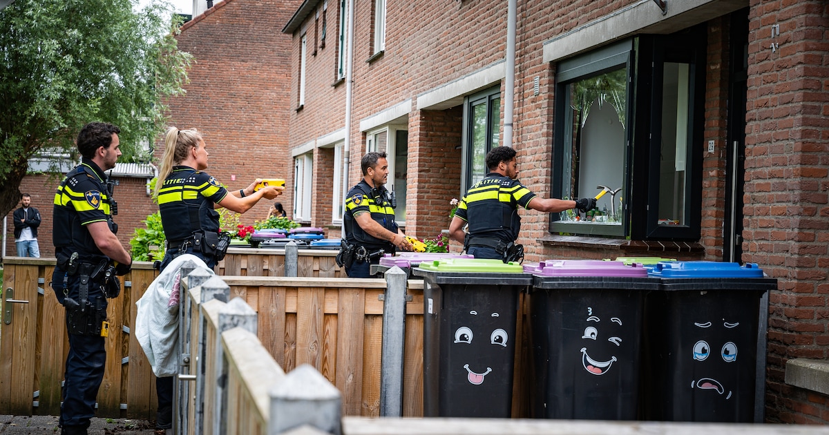 Man dringt woning binnen na ingooien van ruit in Spijkenisse, politie ...