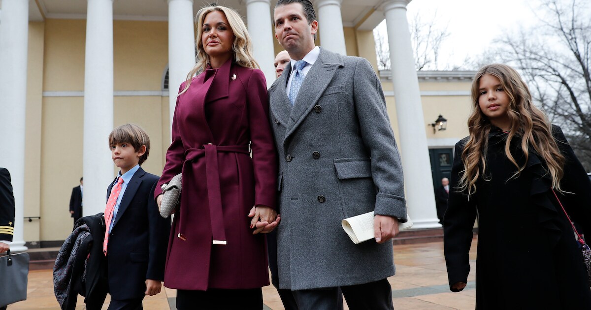 Geheim agenten in problemen na selfie met Trumps slapende kleinzoon ...