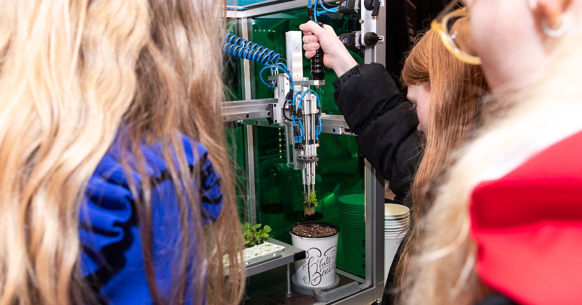 Ruim 1500 leerlingen maken kennis met bedrijven tijdens Techniek Belevingsdagen in Zwijndrecht ...