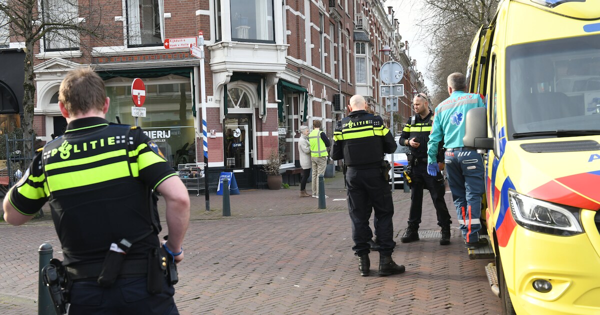 Gewonde bij mishandeling in tram 11, drie personen opgepakt | Den Haag | AD.nl