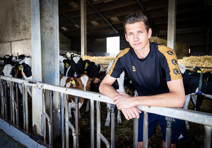 Gerben (22) wil net als zijn vader koeienboer worden, maar hij zit ...