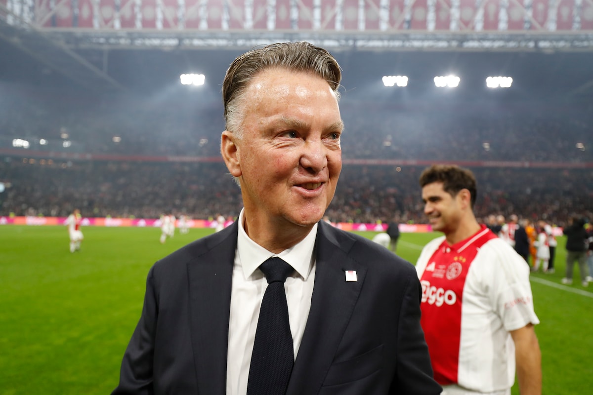 Louis van Gaal weet hoe Ajax er weer bovenop kan komen: ‘Als ze mijn ...