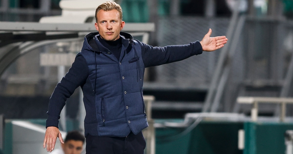 Dirk Kuyt blijft voorlopig trainer van ADO Den Haag: ‘Als het meer tijd ...