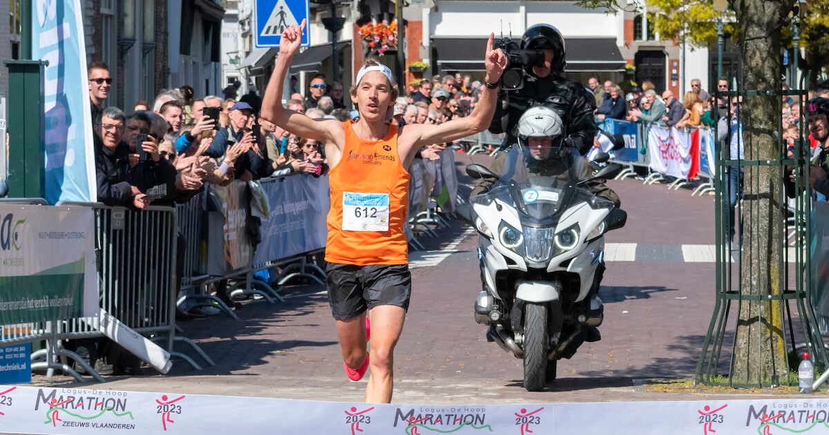 Van der Lugt koerst tijdens Kerstloop solo op de zege af | Regio | AD.nl