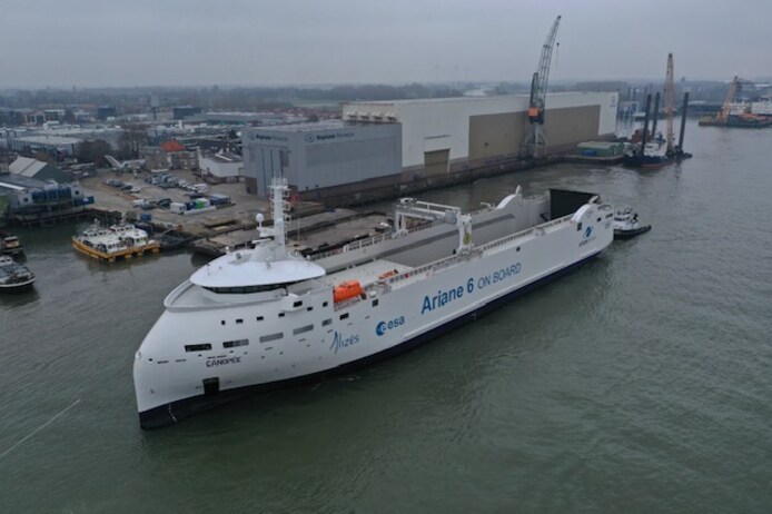 Schip van het jaar ontworpen en gebouwd door Neptune Marine ...