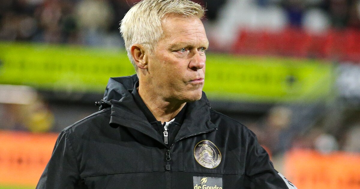 Worstelend Almere City grijpt in: hoofdcoach Hedwiges Maduro krijgt ...