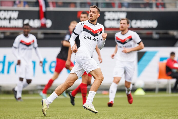 Loopbaan leek voorbij, nu speelt Lance Duijvestijn bij Excelsior: ‘Ben ...