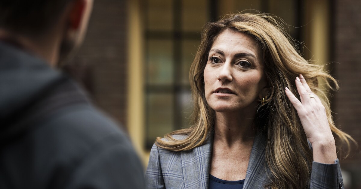 Binnen VVD dringt door met wie ze in kabinet gaan zitten: ‘Een klucht ...