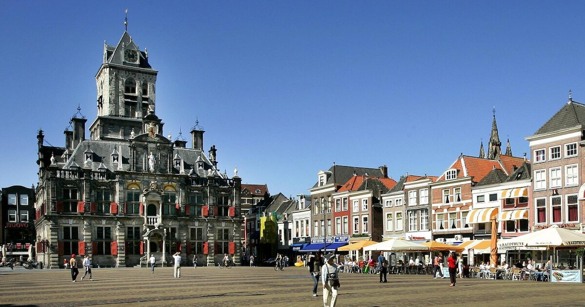 Lied over ‘wild west’ in Delft: ‘de tegeltjes kleuren Delfts rood ...