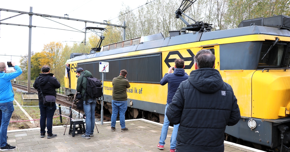 Na 30 jaar afzwaaiende NS-locomotief doet bij uitzondering ook Zwolle ...
