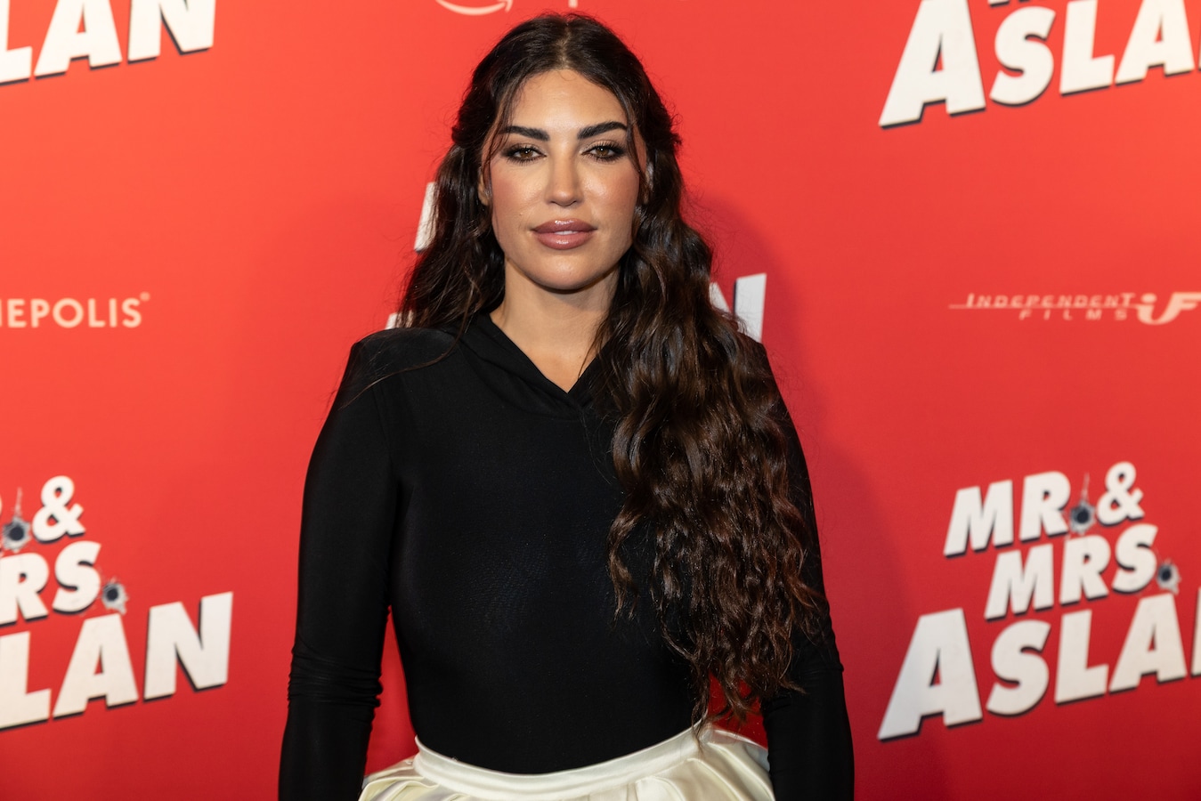 Yolanthe knuffelt met haar grote liefde en Bram laat zijn (valse ...