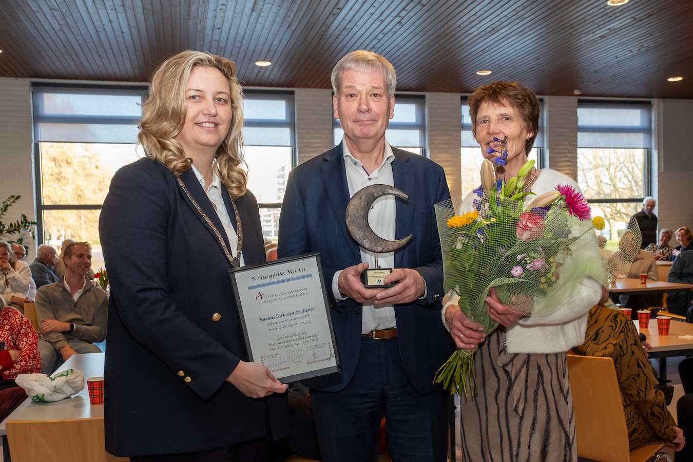 Krimpense Maan voor predikant Machiel van der Giessen | Foto | AD.nl