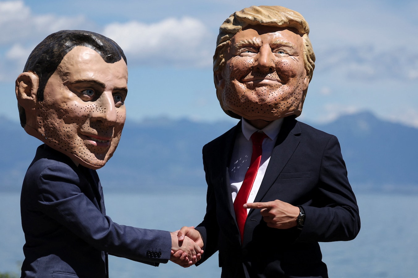 Beter paaien dan porren: blije Trump is hoofddoel bij G7 | Foto | AD.nl