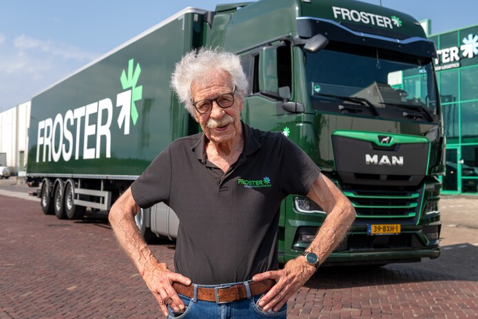 Lex (73) is verknocht aan de vrachtwagen: ‘Als het aan mij ligt, ga ik ...