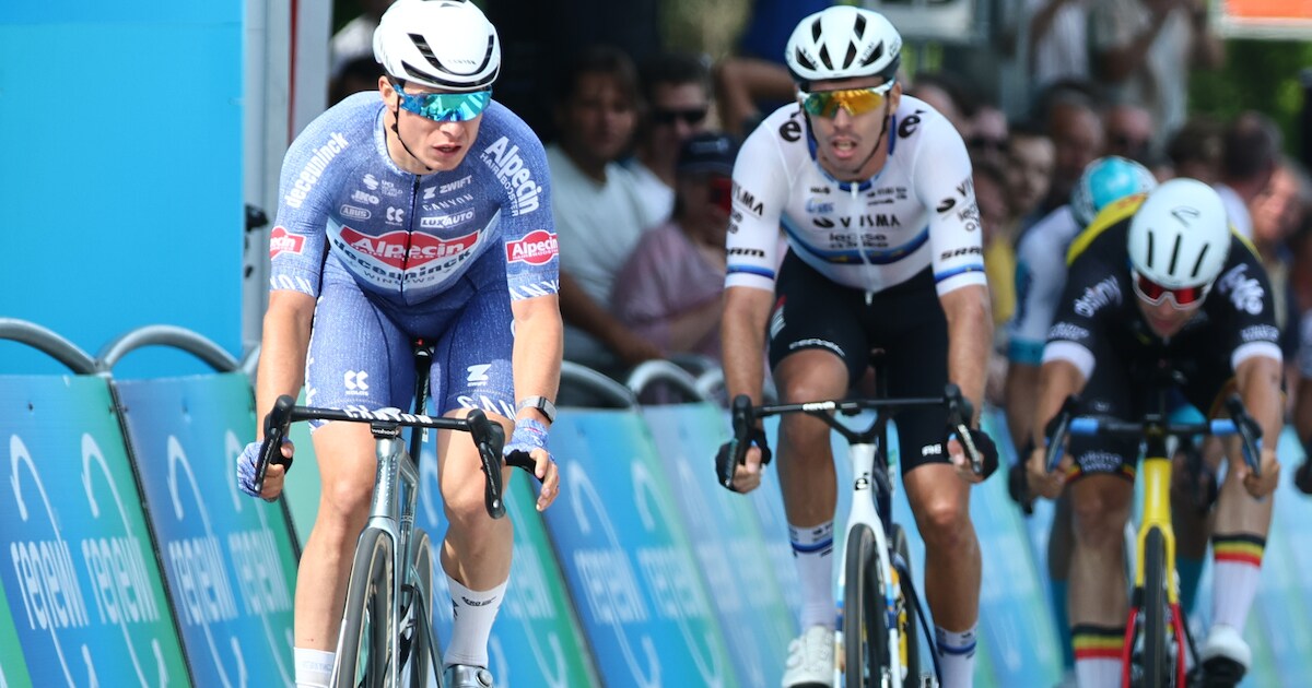 Mathieu van der Poel helpt Jasper Philipsen aan ritzege in Renewi Tour ...