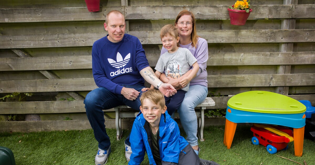 Jan is het Ikazia Ziekenhuis zó dankbaar, dat hij het logo op zijn arm ...