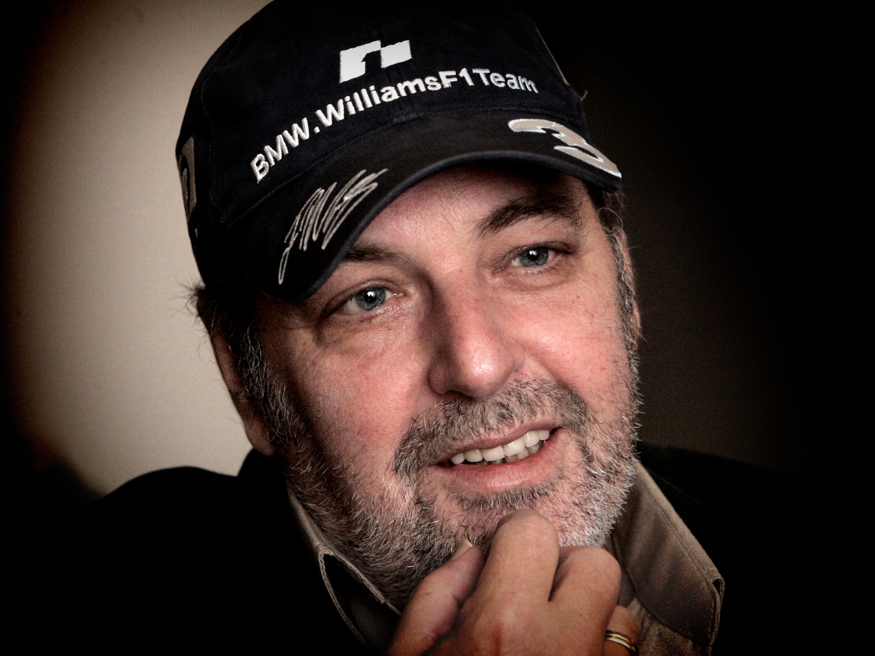 Pierce Brosnan (72): ‘Dat ik op mijn leeftijd nog mag meedoen, is iets ...