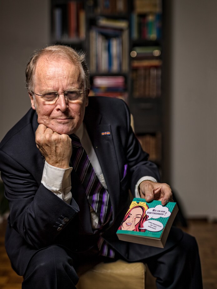 Blom zal altijd blijven schrijven | Alphen | AD.nl