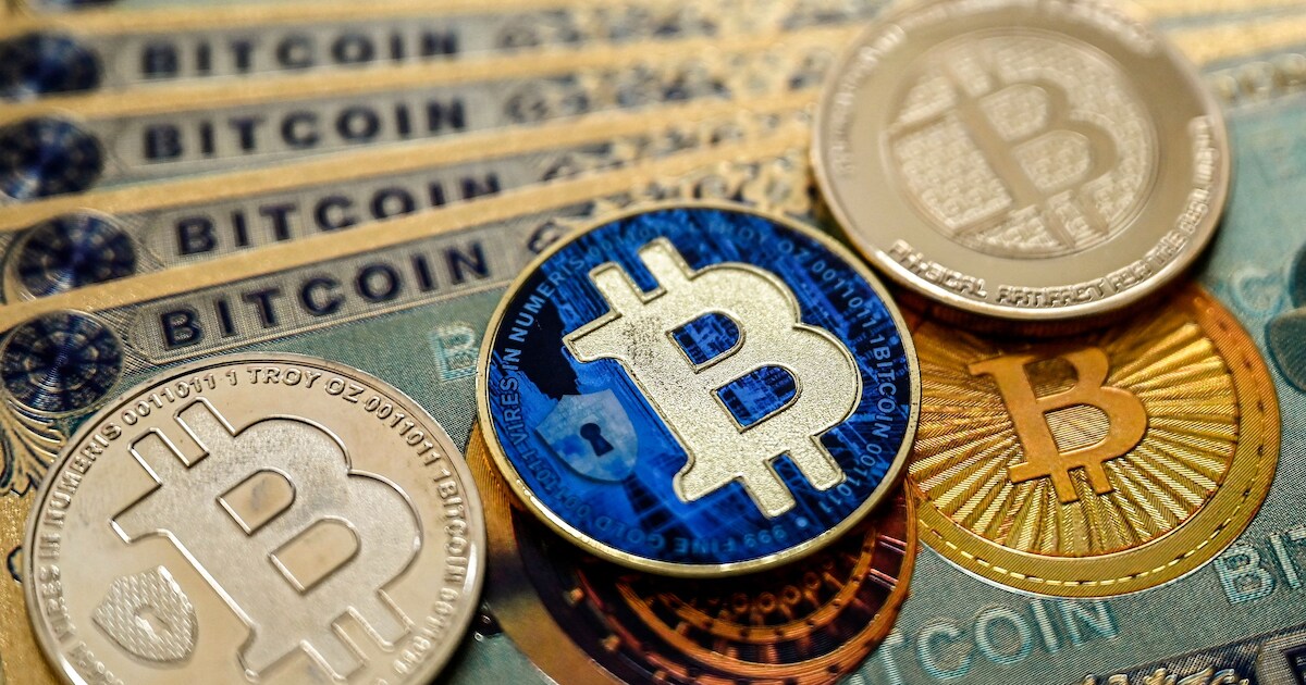 Bitcoin zakt verder weg na bereiken van nieuw recordniveau | Nieuws | AD.nl