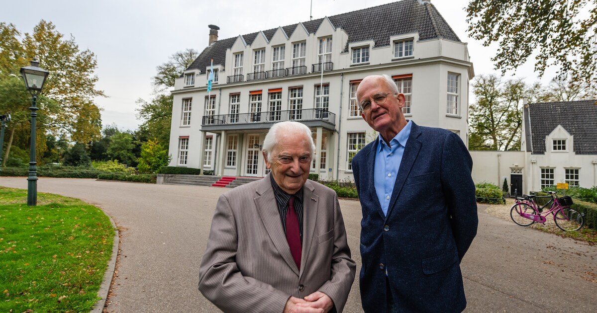 Ansichtkaartactie moet monumentaal Jagtlust in Bilthoven behouden | De Bilt | AD.nl