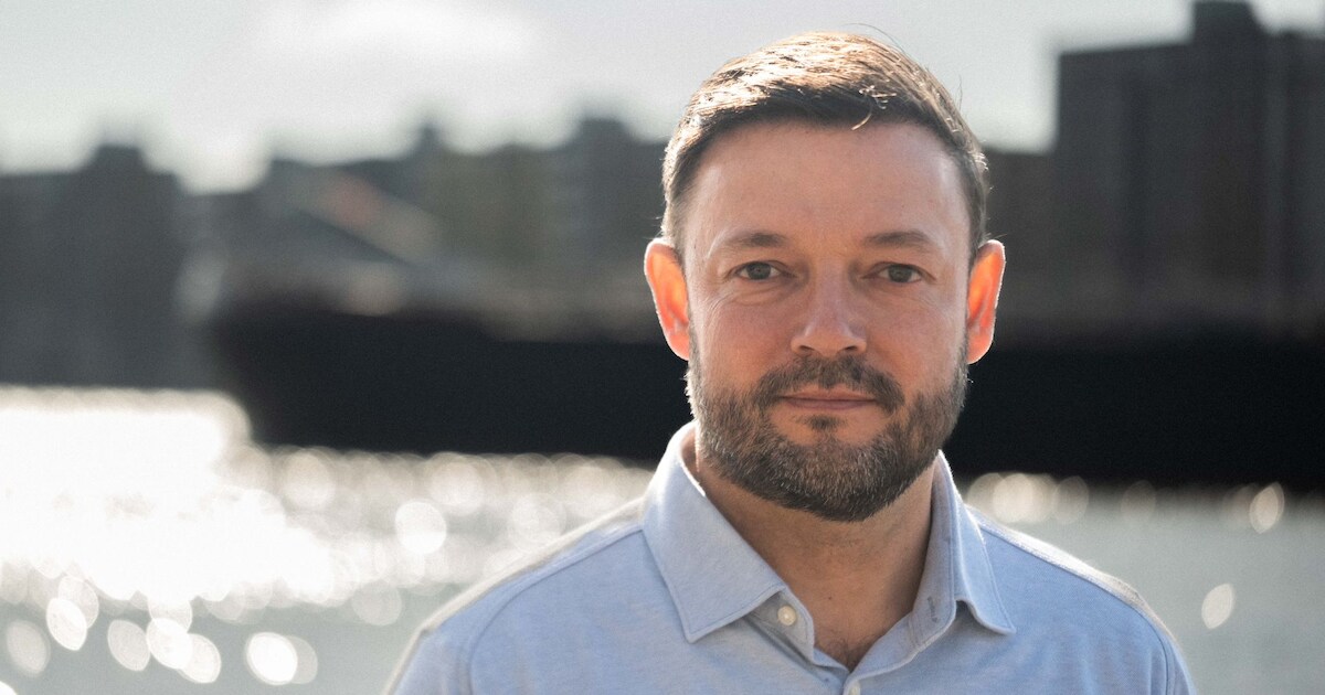 Fans halen geld op voor muurschildering Leo Beenhakker: ‘Mogelijk ook ...