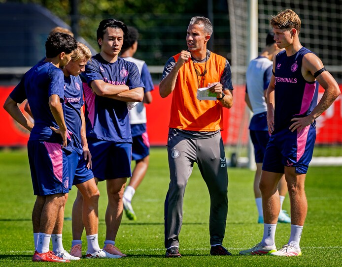 Waarom Robin van Persie zo blij is met zijn nieuwkomers: ‘Nee, Sem ...