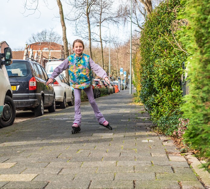Loes is bang voor mieren, maar niet voor slangen: ‘Ik heb een slang om ...