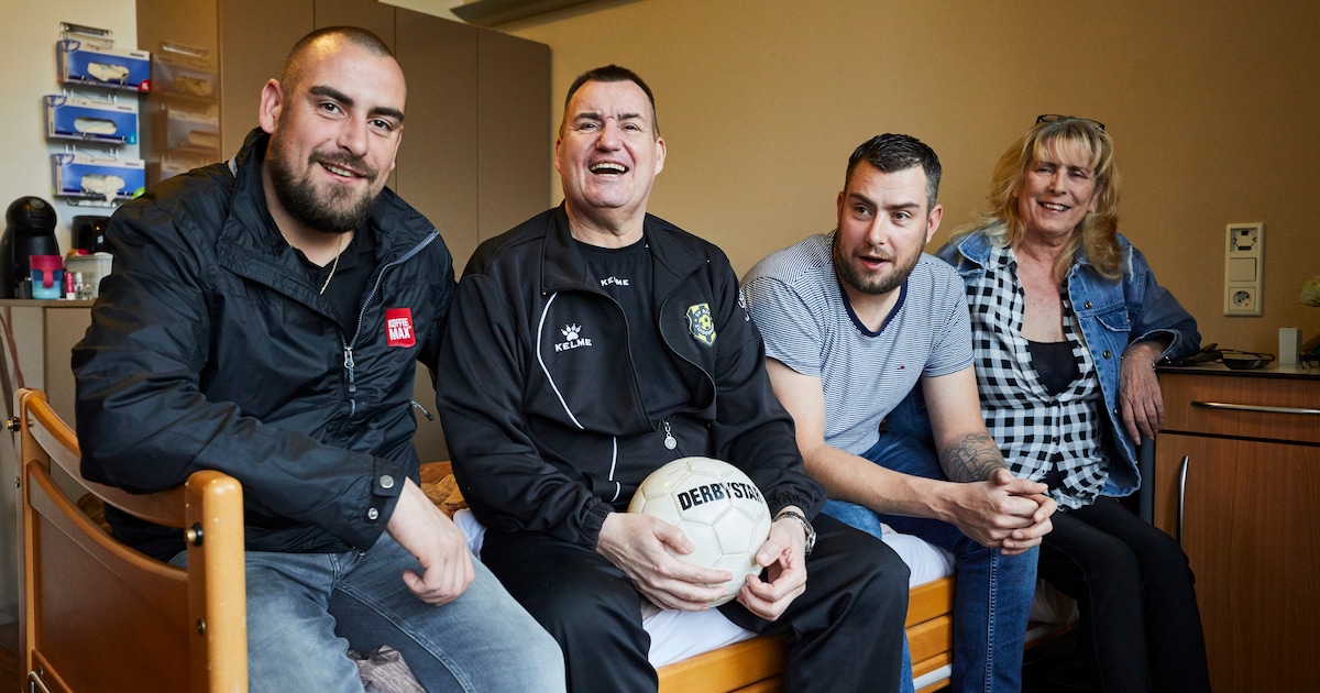 Voetbaltrainer Bert Kamp nooit meer dezelfde na scooterongeluk ...
