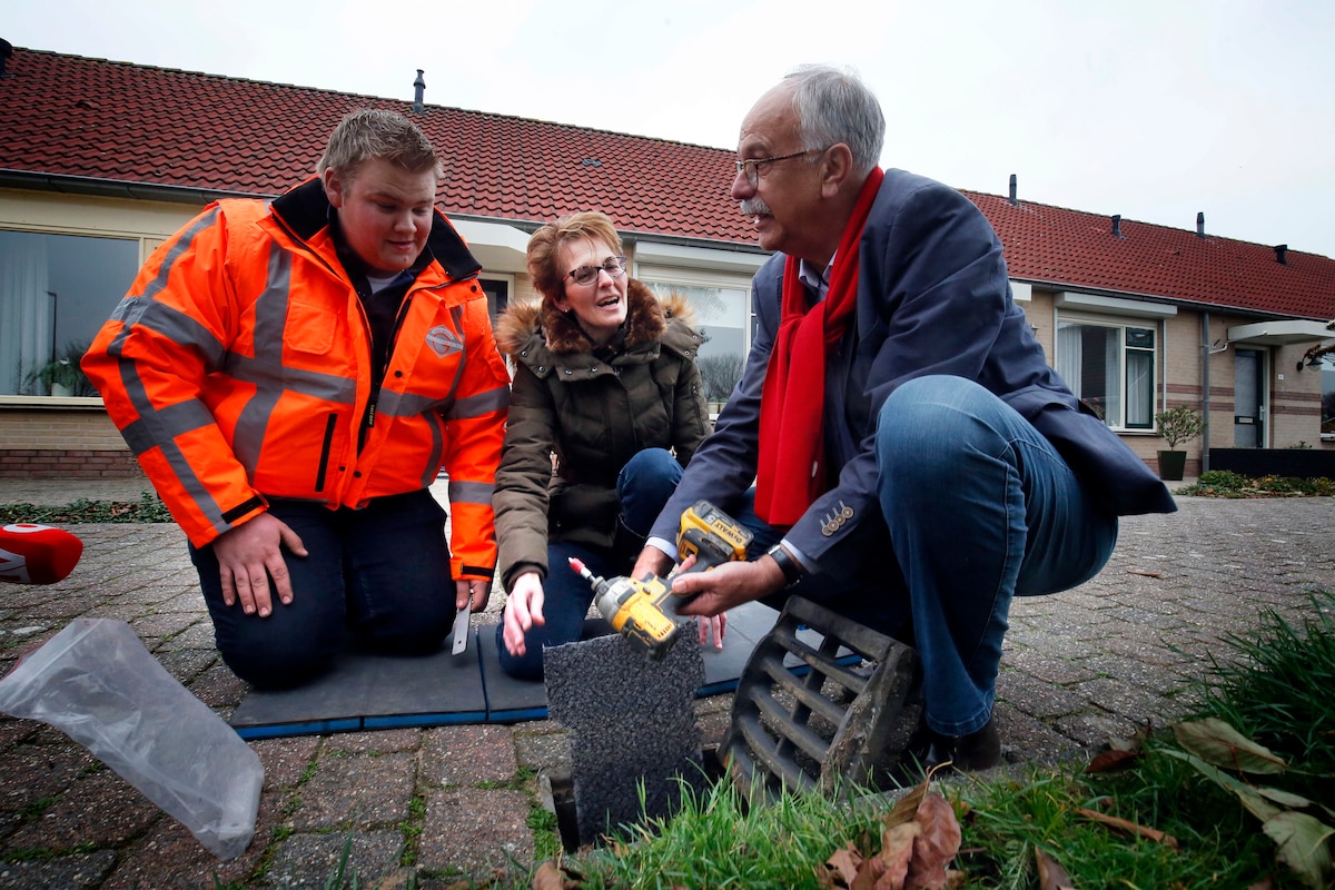 Schagen start in januari met reinigen van straatkolken | Schagen | AD.nl