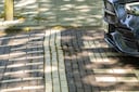 ‘Klimaatklinkers’ bij station Zwolle liggen schots en scheef en moeten ...