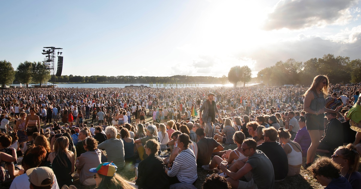 Festivalgangers woest op Ticketmaster: last-minute ticket van 255 euro ...