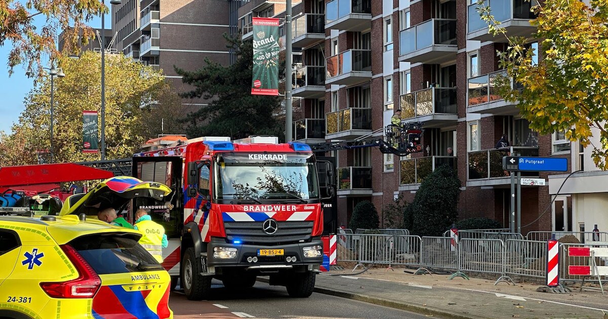Negen huizen onbewoonbaar na grote brand in appartementencomplex in ...