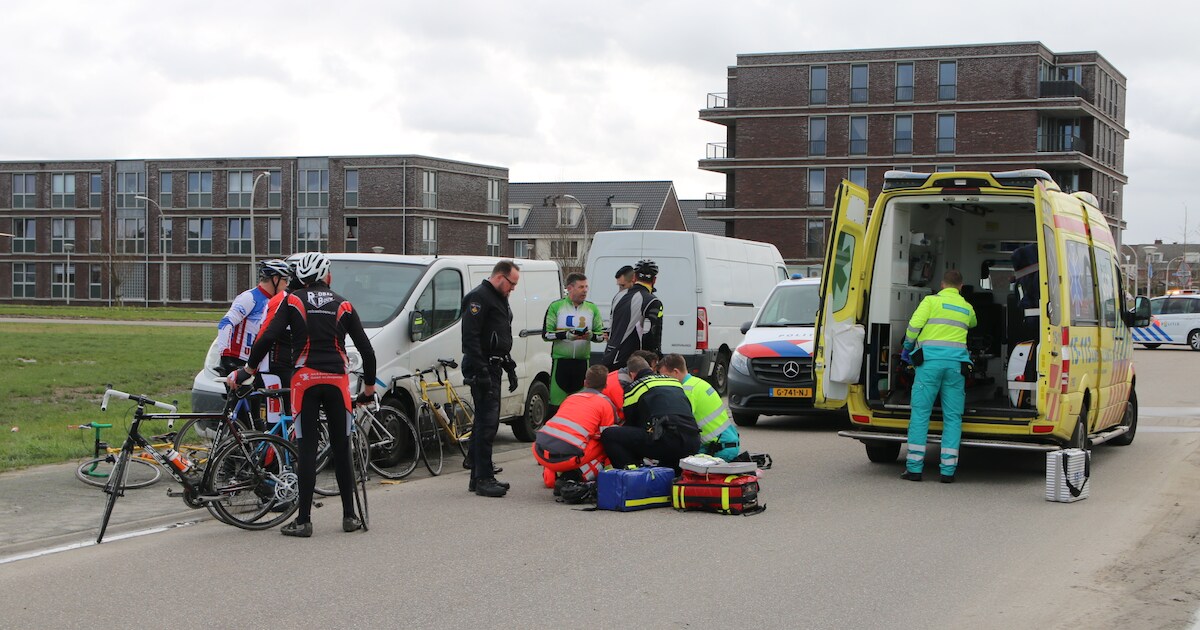 Wielrenner komt ten val en raakt gewond | Westland | AD.nl