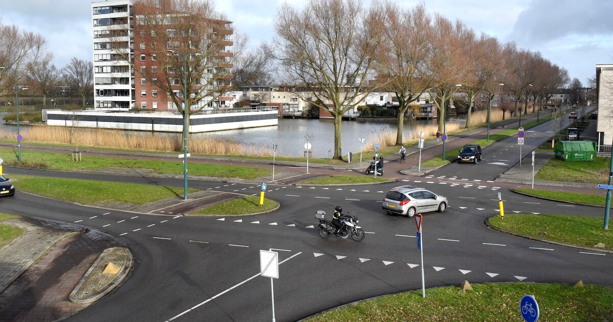 Druk kruispunt aangepakt, bewoners niet tevreden: ‘Het is nu al niet veilig hier, maar straks ...