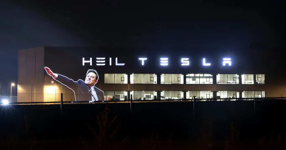 Activisten: ‘Heil Tesla’ op Duitse fabriek van Elon Musk | Buitenland ...